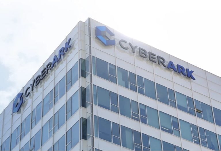 CyberArk：特権アクセスの保護。サイバー攻撃の排除。